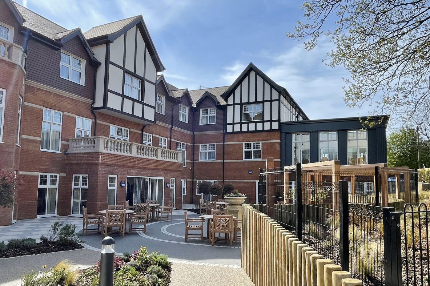 Willingdon Park Manor - Scene